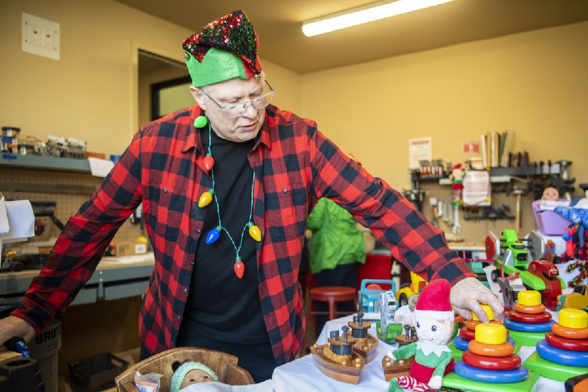 Affinity at Vancouver Toymakers Bring Joy to Kids at Children’s Center